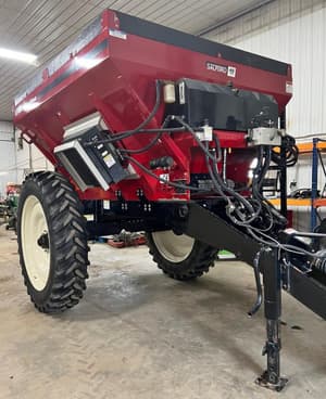 SOLD - 2018 BBI Magna Spread Single Axle High Clearance Fertilizer ...