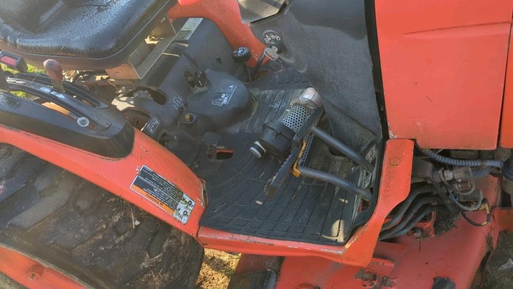 Kubota B2620 Tractors Less than 40 HP for Sale | Tractor Zoom