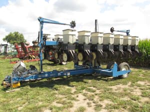 SOLD - Kinze 2500 Lot No. 12 Planting with 15 Rows | Tractor Zoom