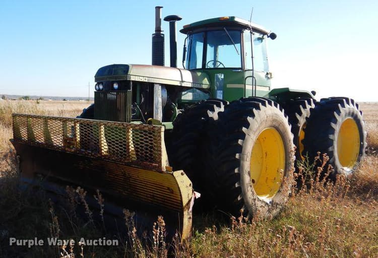 SOLD - 1983 John Deere 8650 Tractors 175 to 299 HP | Tractor Zoom