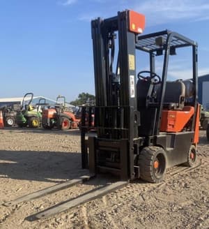 SOLD - Daewoo GC18 Lot No. 4534 Construction with 11,547 Hrs | Tractor Zoom