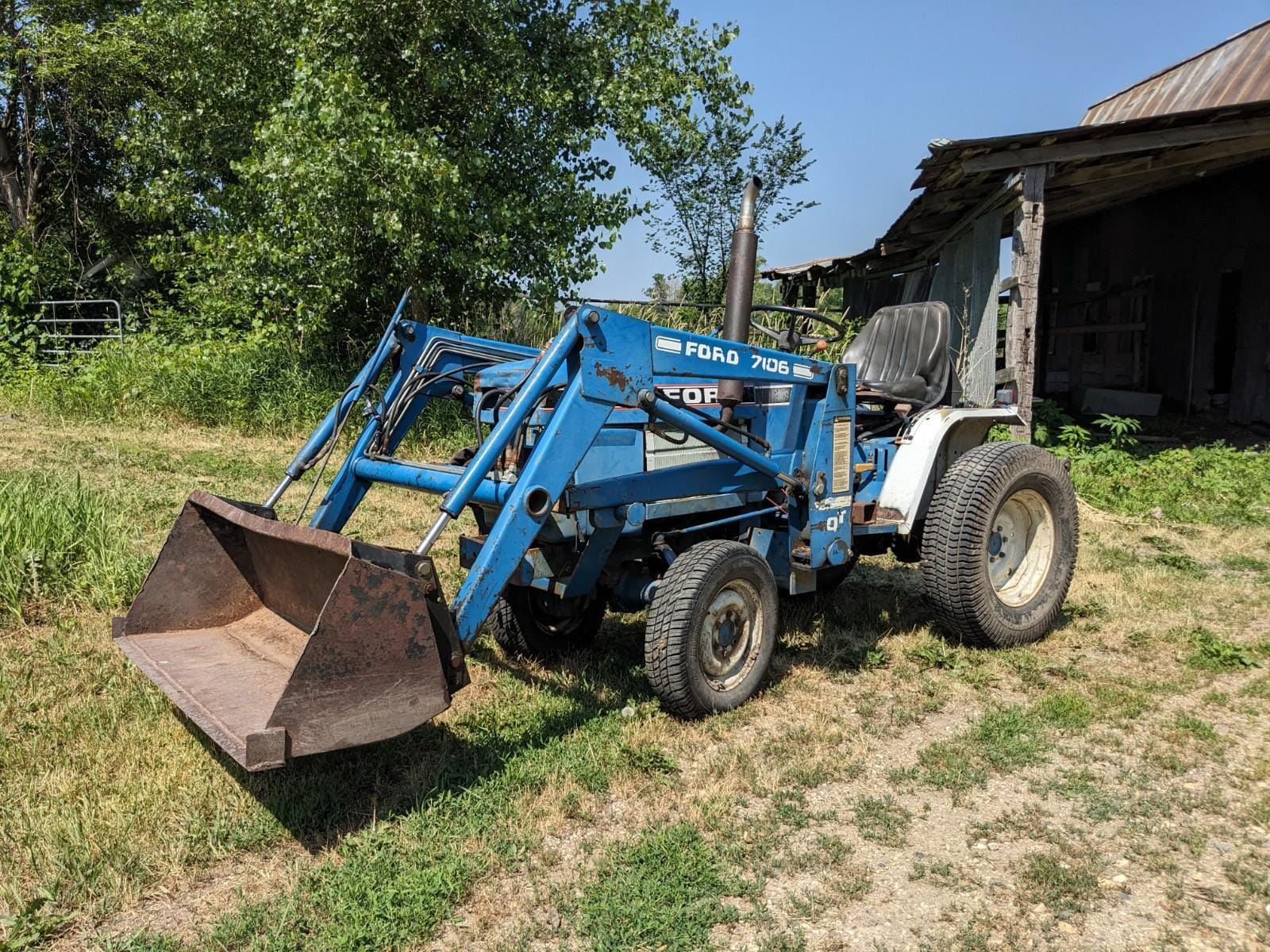 SOLD - Ford 1220 Tractor With Ford 7106 Loader Tractors with 2,626 Hrs ...
