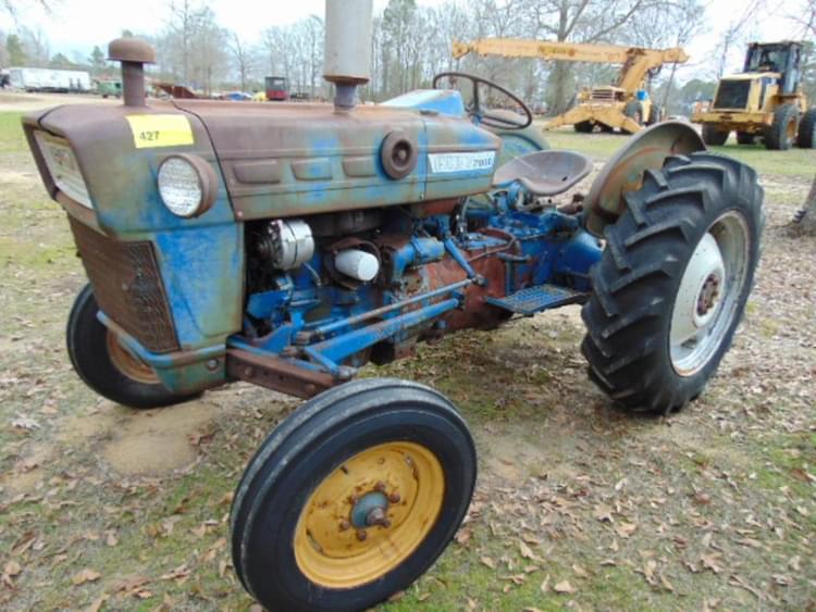 SOLD - Ford 2000 Tractors Less than 40 HP | Tractor Zoom