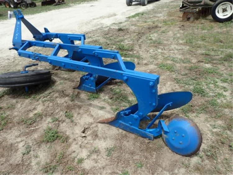 Ford I0I Tillage Plows for Sale | Tractor Zoom
