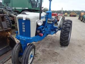 SOLD - Ford 4000 Tractor, Diesel Tricycle Tractors with 3,380 Hrs | Tractor Zoom