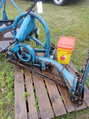 SOLD - Ford 501 Lot No. 4 Hay and Forage | Tractor Zoom