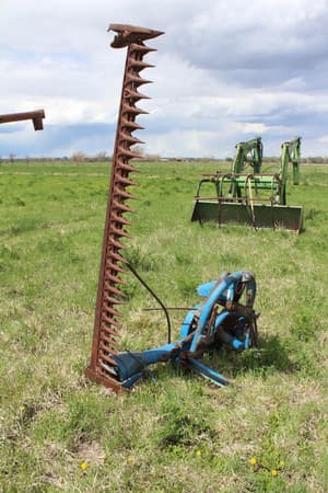 SOLD - Ford 501 Sickle Mower Hay and Forage | Tractor Zoom