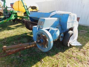SOLD - FORD 520 SQUARE BALER Hay and Forage with --- Bales | Tractor Zoom