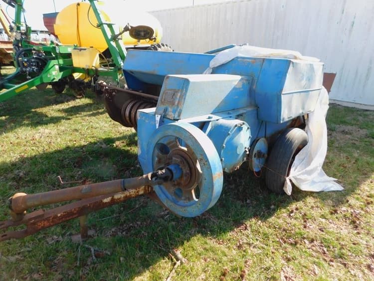 Ford 520 Hay and Forage Balers - Square for Sale | Tractor Zoom