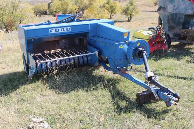 Ford 532 Hay and Forage Balers - Square for Sale | Tractor Zoom