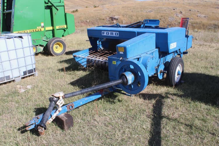 Ford 532 Hay and Forage Balers - Square for Sale | Tractor Zoom