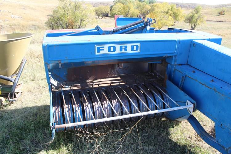 Ford 532 Hay and Forage Balers - Square for Sale | Tractor Zoom