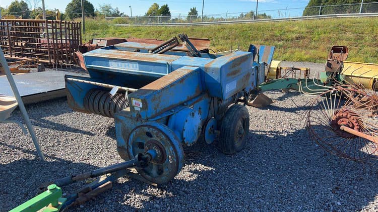 SOLD - Ford 532 Hay and Forage Balers - Square | Tractor Zoom