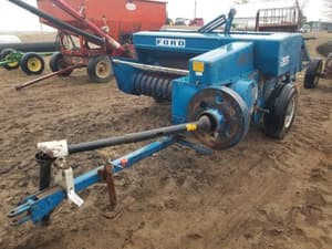 SOLD - Ford 532 Square Baler Hay and Forage with --- Bales | Tractor Zoom