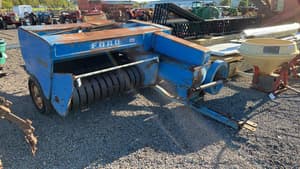 SOLD - FORD 532 SQUARE BALER Hay and Forage with --- Bales | Tractor Zoom