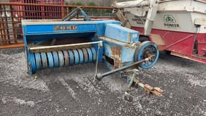 SOLD - FORD 532 SQUARE BALER Hay and Forage with --- Bales | Tractor Zoom