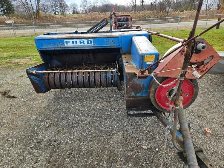 Ford 532 Hay and Forage Balers - Square for Sale | Tractor Zoom