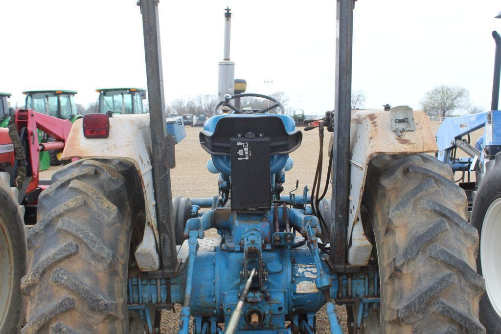 Tractor Zoom - Ford 5900