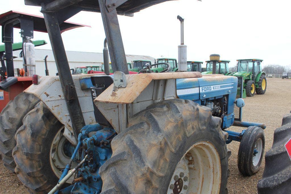 Tractor Zoom - Ford 5900