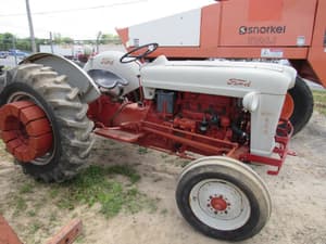 SOLD - Ford 600 Tractor Tractors with 31 HP | Tractor Zoom