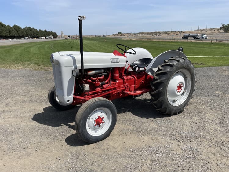 SOLD - Ford 600 Tractors Less than 40 HP | Tractor Zoom