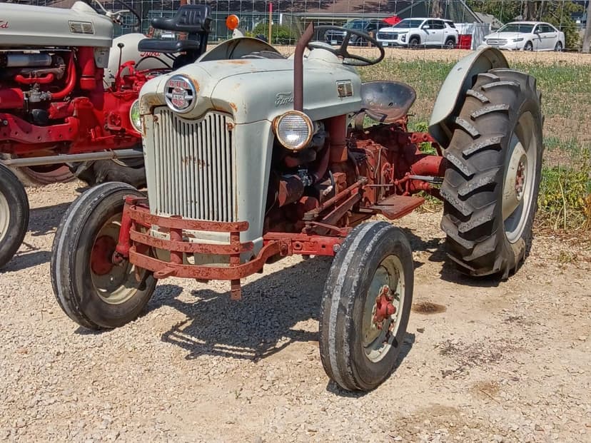 Ford 640 Lot No. 269 Tractors For Sale with 1,768 Hrs | Tractor Zoom