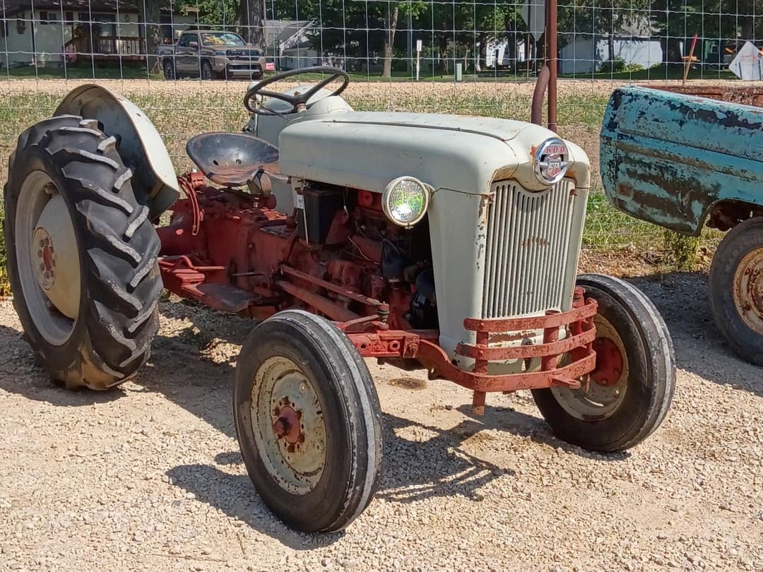 Ford 640 Lot No. 269 Tractors For Sale with 1,768 Hrs | Tractor Zoom
