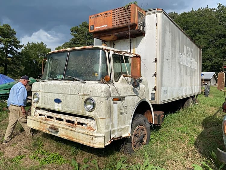 SOLD - Ford 700 Other Equipment Trucks | Tractor Zoom
