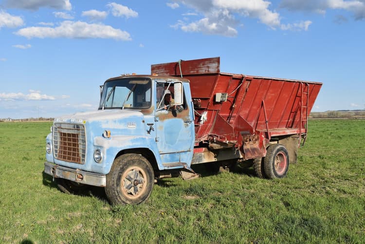 Ford 700 Other Equipment Trucks for Sale | Tractor Zoom