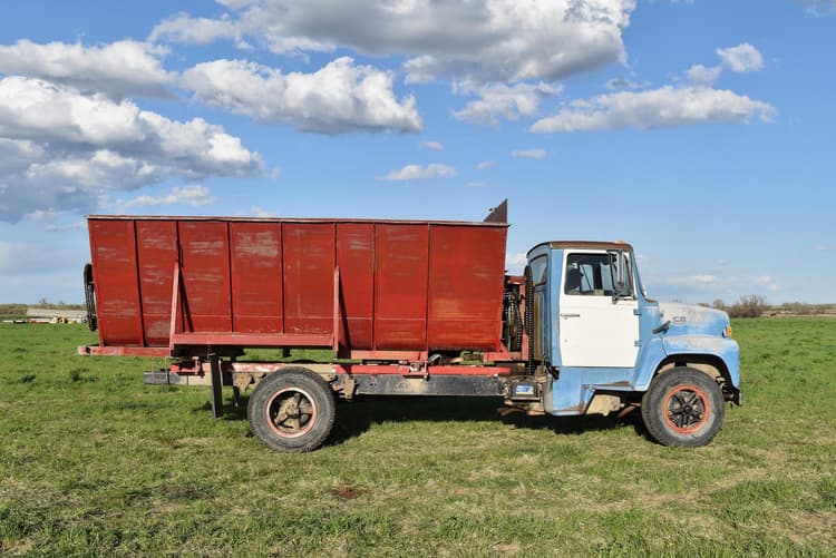 Ford 700 Other Equipment Trucks for Sale | Tractor Zoom