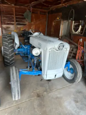SOLD - Ford 800 Tractors with 44 HP | Tractor Zoom