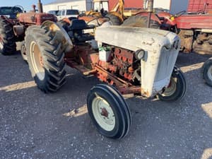 SOLD - Ford 800 Lot No. 911 Tractors with 44 HP | Tractor Zoom