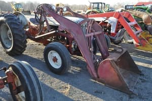 SOLD - Ford 800 w/loader Tractors with 44 HP | Tractor Zoom