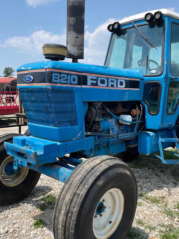 Ford 8210 Tractors 100 to 174 HP for Sale | Tractor Zoom