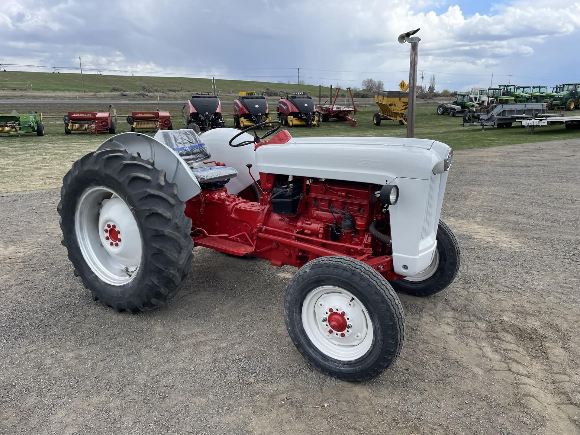 Ford 850 Tractors 40 to 99 HP for Sale | Tractor Zoom