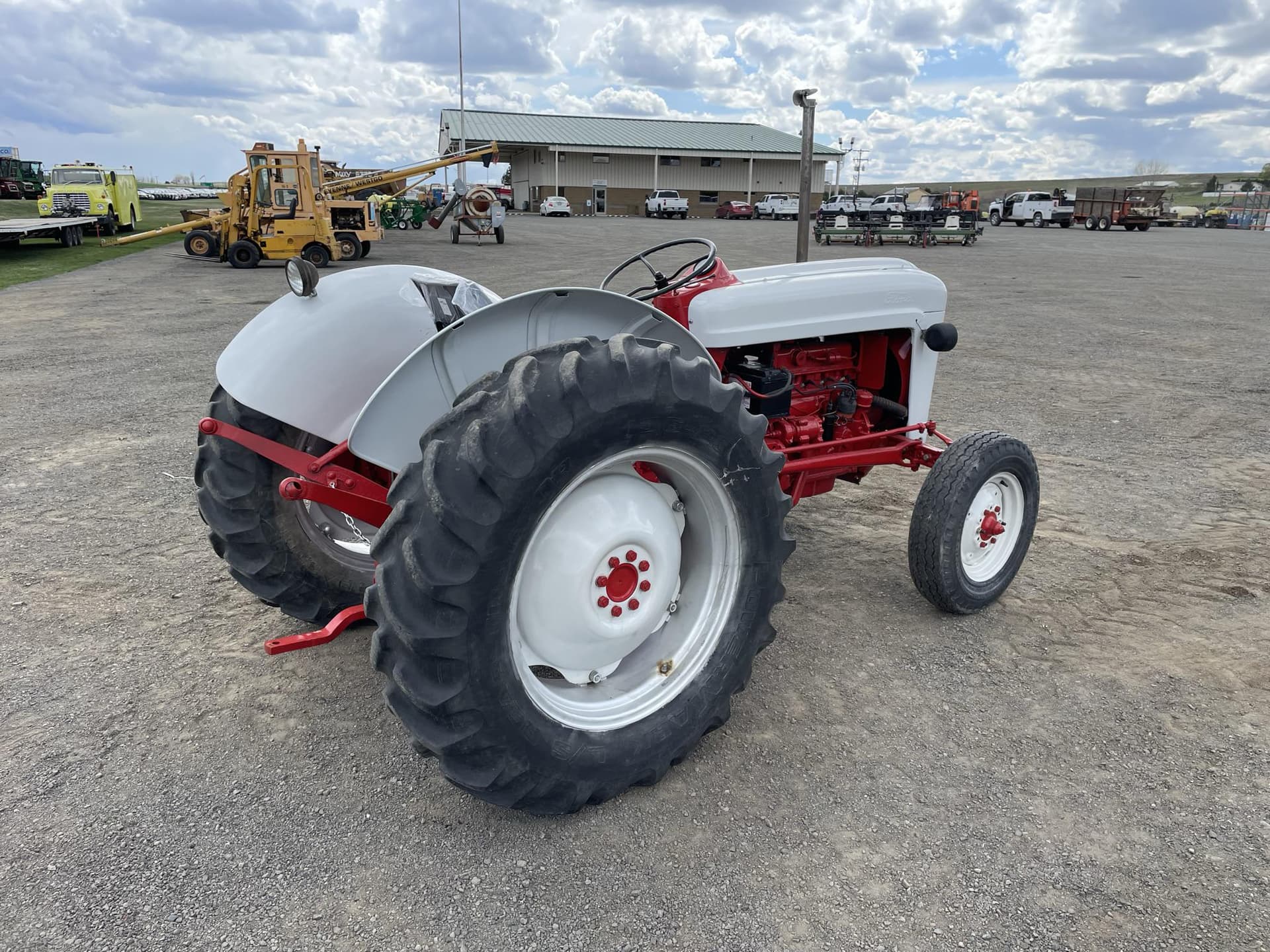 Ford 850 Tractors 40 to 99 HP for Sale | Tractor Zoom