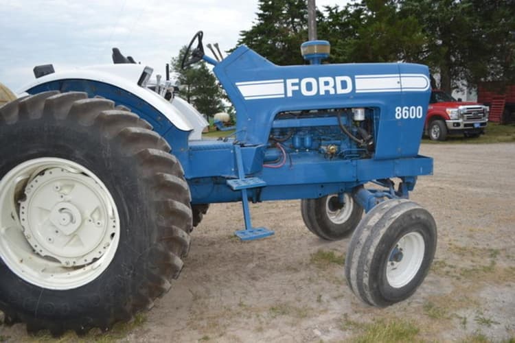 Ford 8600 Tractors 100 to 174 HP for Sale | Tractor Zoom