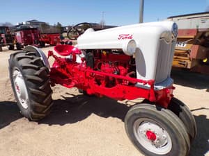 SOLD - Ford 900 Lot No. 32677 Tractors with 40 HP | Tractor Zoom