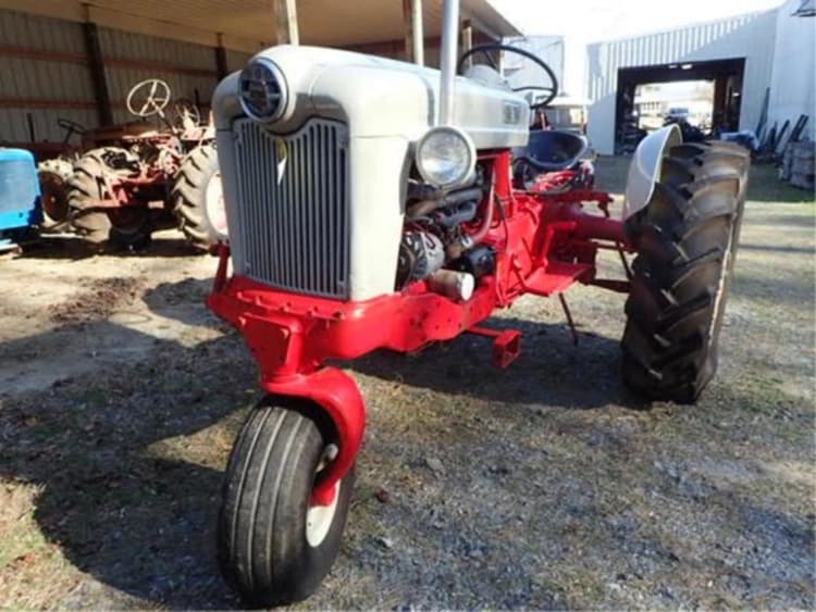 Ford 900 Tractors 40 to 99 HP for Sale | Tractor Zoom