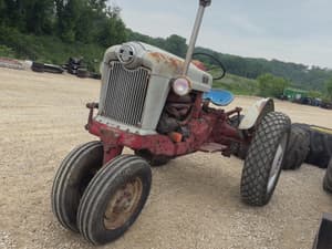 SOLD - Ford 901 Lot No. 879 Tractors with 62 HP | Tractor Zoom