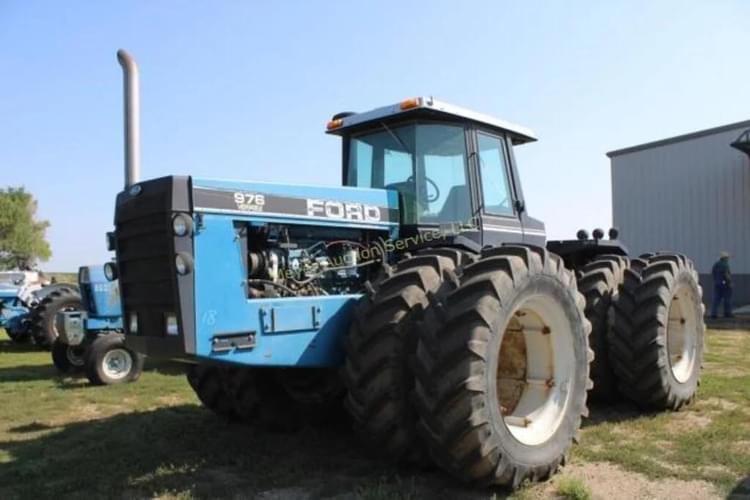 SOLD - Ford 976 Tractors 300 to 424 HP | Tractor Zoom