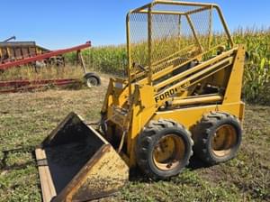 SOLD - Ford CL40 Lot No. 882 Construction with 1,523 Hrs | Tractor Zoom
