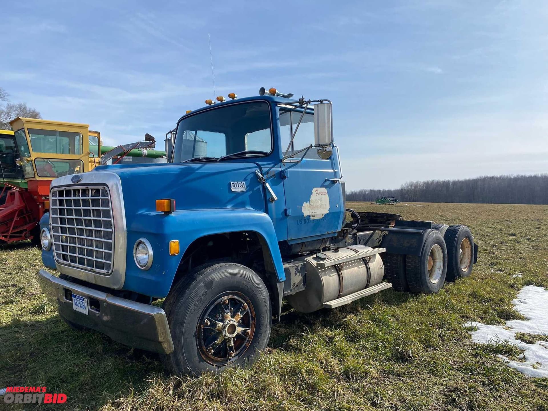 Tractor Zoom - Ford LT9000