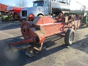 SOLD - Ford 504-I Lot No. 1825 Hay and Forage with --- Bales | Tractor Zoom