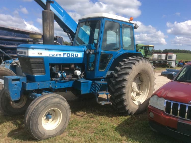 SOLD - Ford TW-20 Tractors 100 to 174 HP | Tractor Zoom