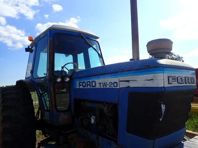 SOLD - Ford TW-20 Tractors 100 to 174 HP | Tractor Zoom