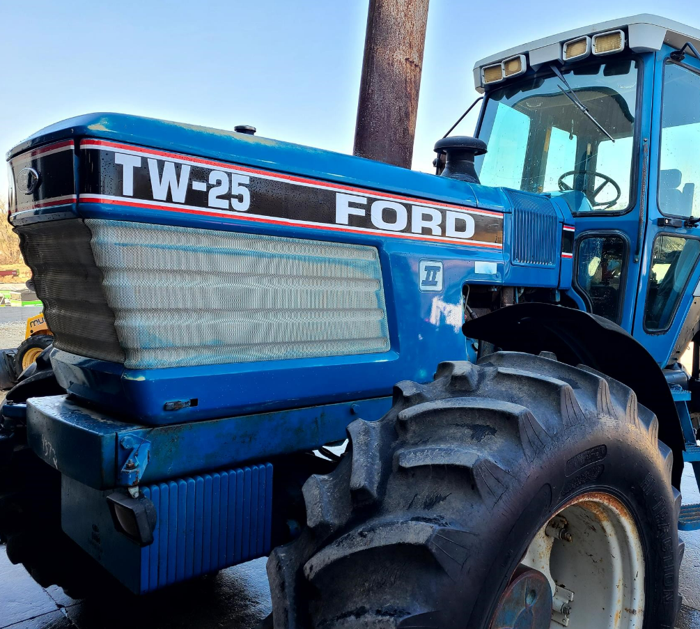 SOLD - Ford TW-25 Tractors with 4,126 Hrs | Tractor Zoom