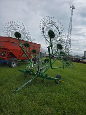 SOLD - Frontier 1010 rake Hay and Forage | Tractor Zoom