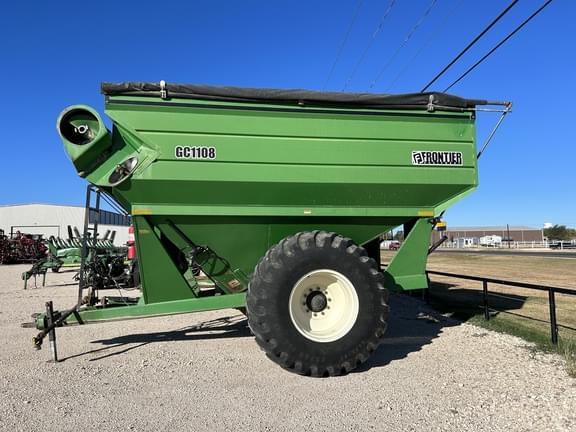 Frontier GC1108 Harvesting Grain Carts for Sale | Tractor Zoom