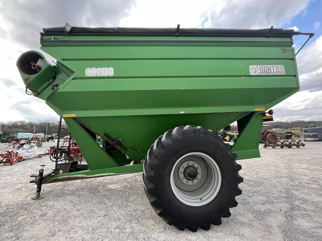 Frontier GC1108 Harvesting Grain Carts for Sale | Tractor Zoom